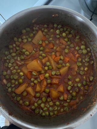 Patatesli Havuçlu Bezelye Yemeği Tarifi - Nefis Yemek Tarifleri